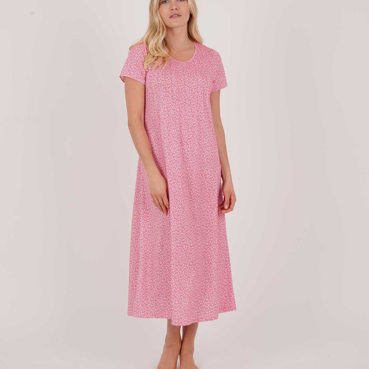 Women's French Pleat Short Sleeved Jersey Nightdress - Dinley Ditsy Pi ...