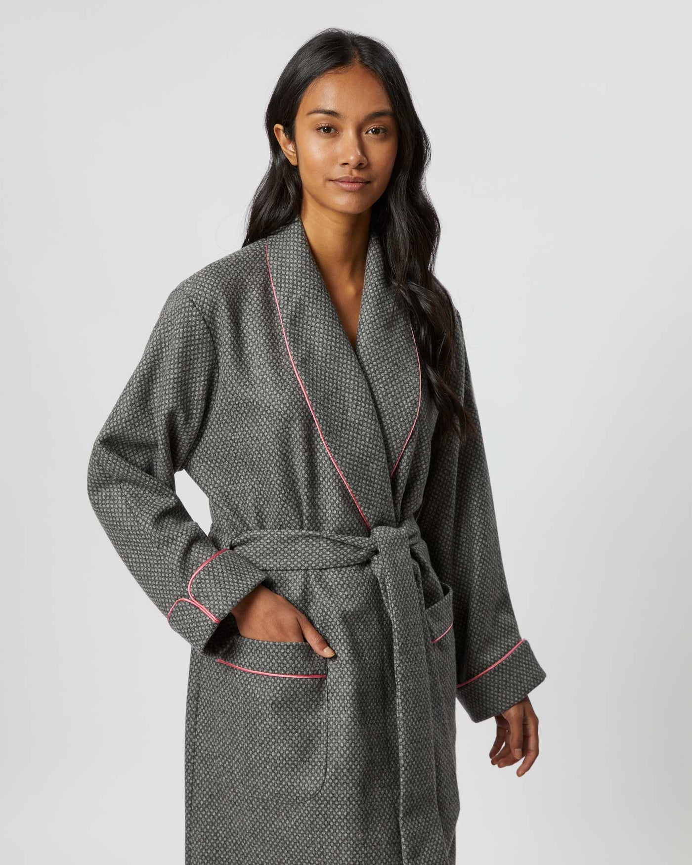 Women's Silk-Lined Wool Robe - Thistle Tartan – Bonsoir of London