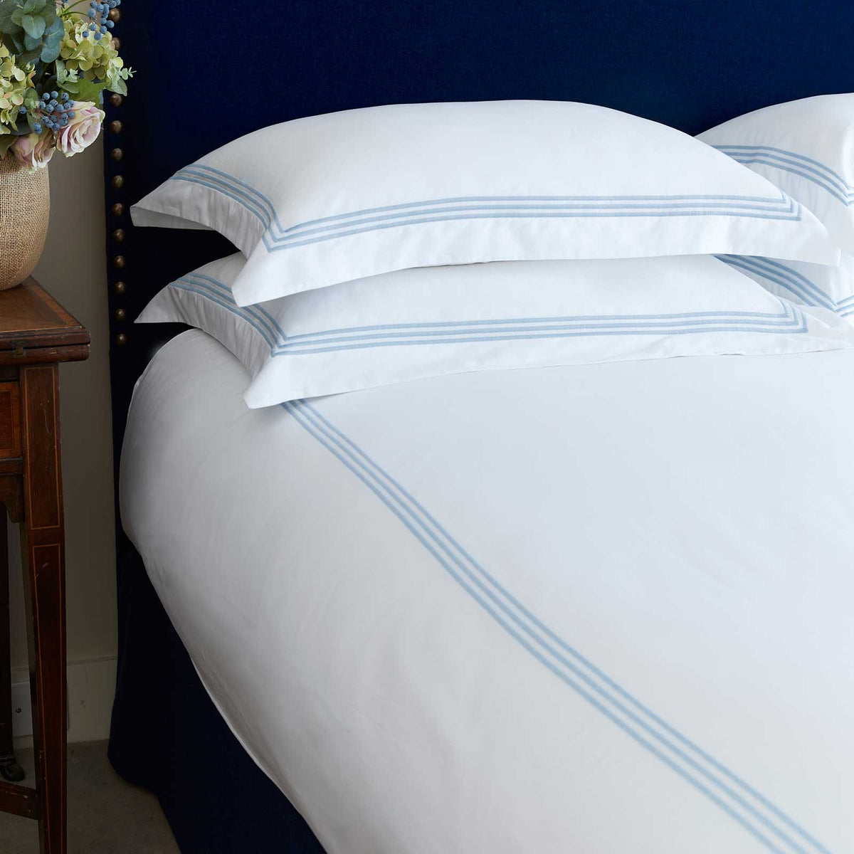 Mayfair Duvet Set - White with Light Blue Embroidery – Bonsoir of London