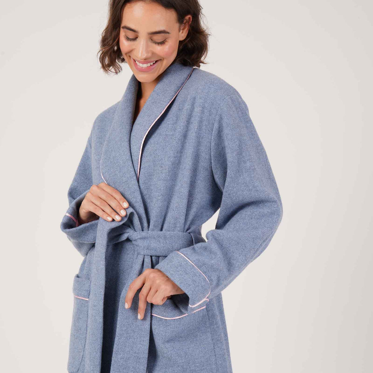 Women's Silk-Lined Wool Robe - Light Blue Herringbone – Bonsoir of London
